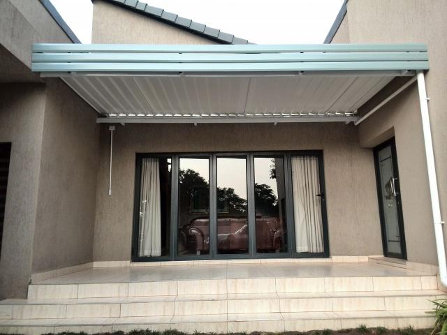 Adjustable Louvre Awnings | Building and Trades