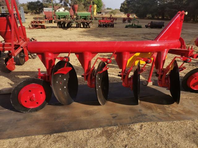 NEW 4 Disc pipe plough | Farm Vehicles and Equipment
