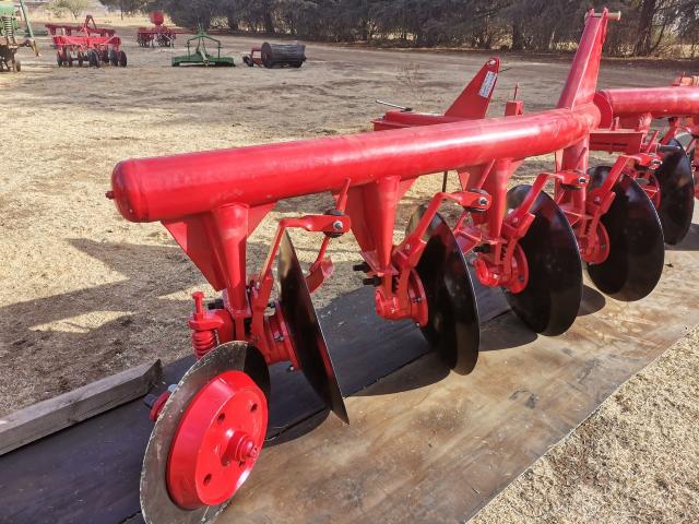 NEW 4 Disc pipe plough | Farm Vehicles and Equipment