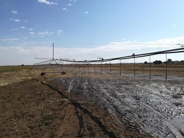 SOLAR IRRIGATION PIVOTS | Farm Vehicles and Equipment